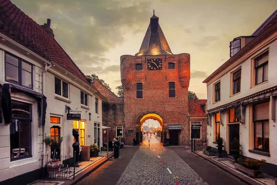 Elburg: De 10 Mooiste Bezienswaardigheden en Tips